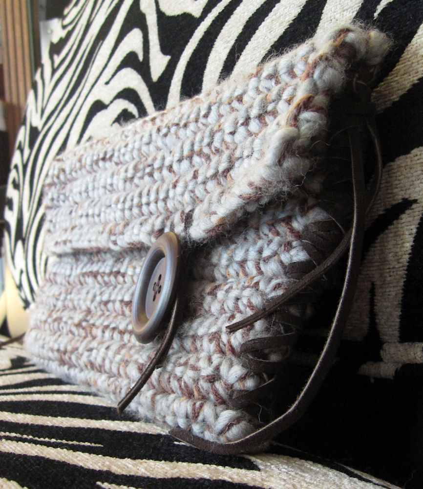 Moca Loca Clutch on Luulla